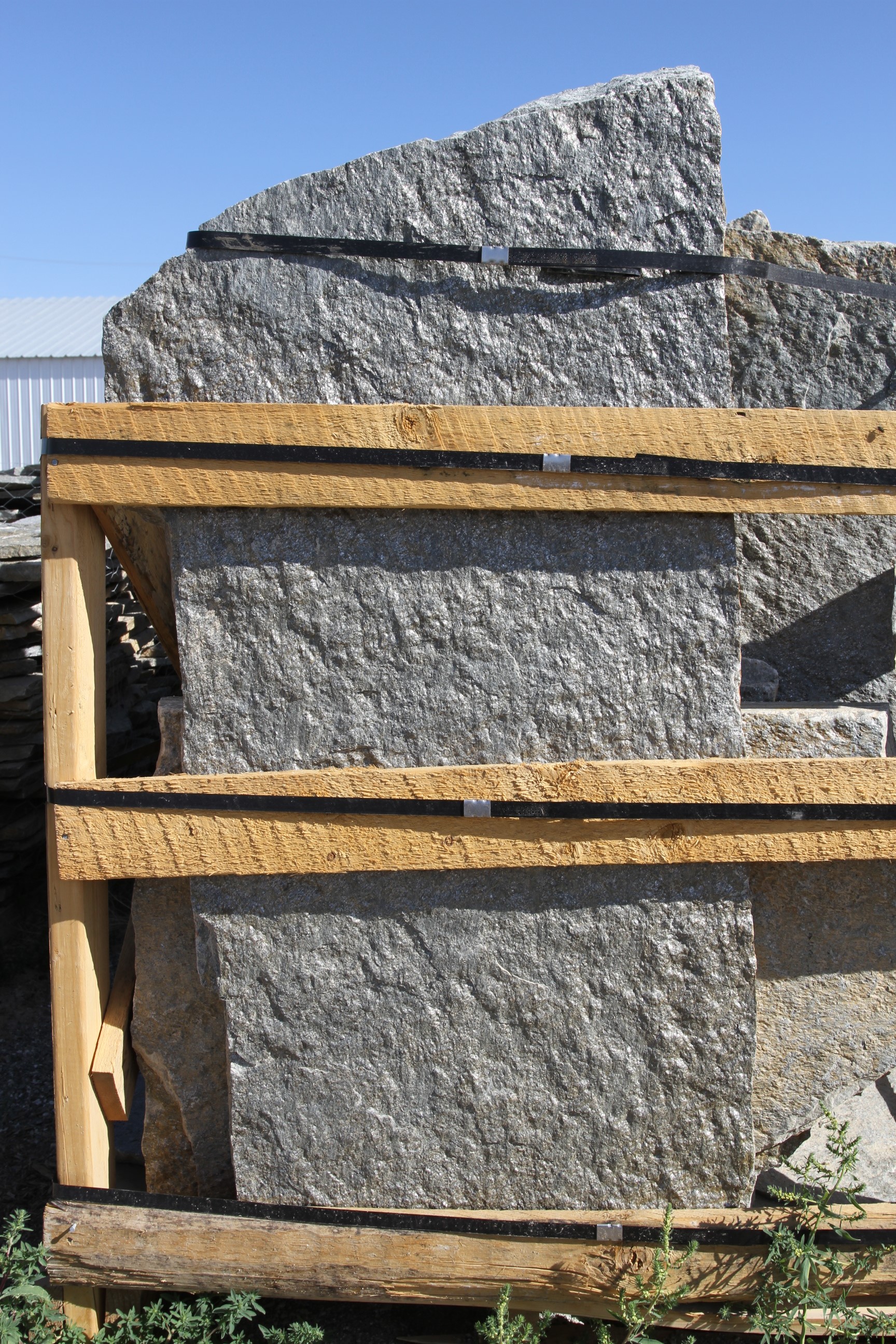 Midnight Breeze – Wholesale Stone LLC.